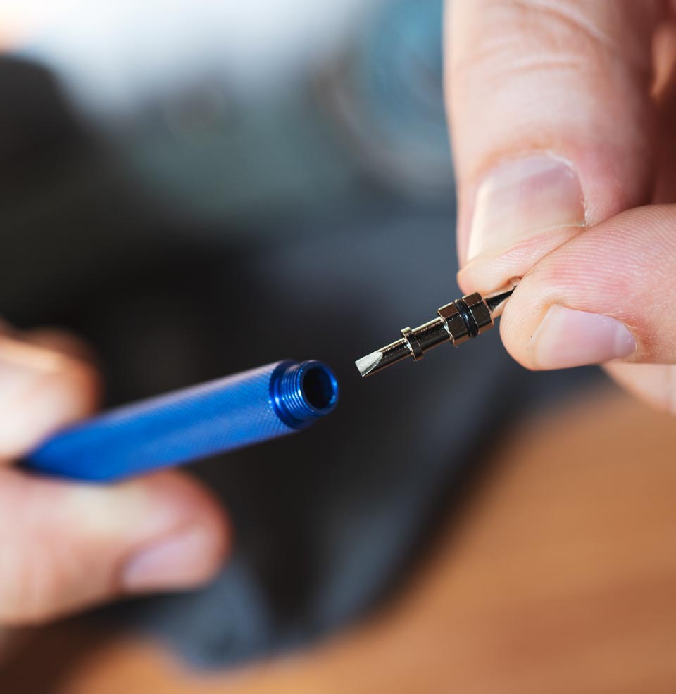 Strap-Changing Multi-Tool – Windup Watch Shop