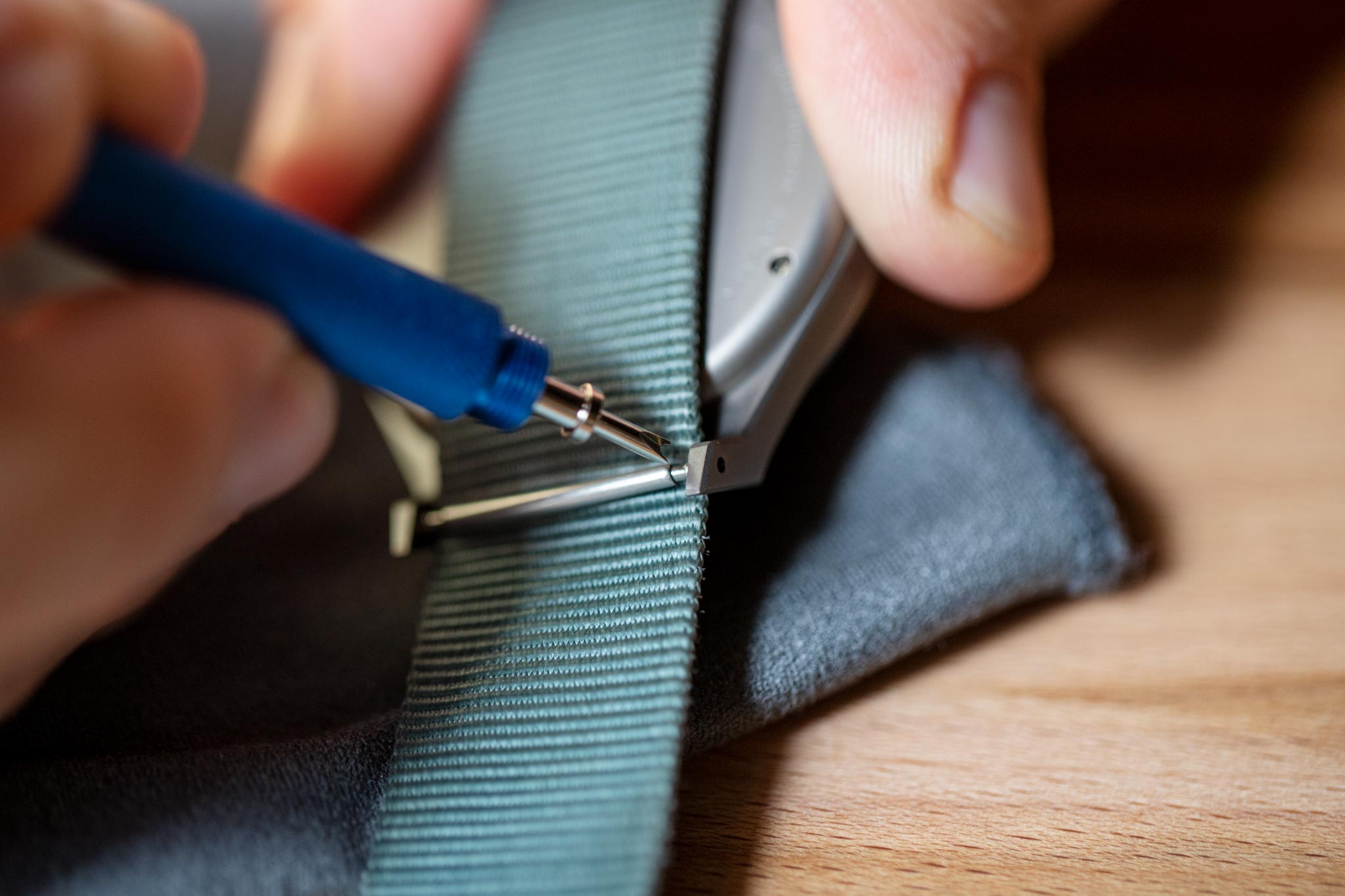 Strap-Changing Multi-Tool – Windup Watch Shop