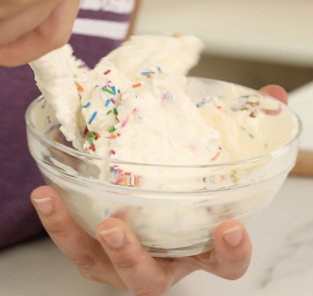 KitKat Mega Cake | Best Mega Cake Recipe | Yolanda Gampp - HOW TO CAKE IT