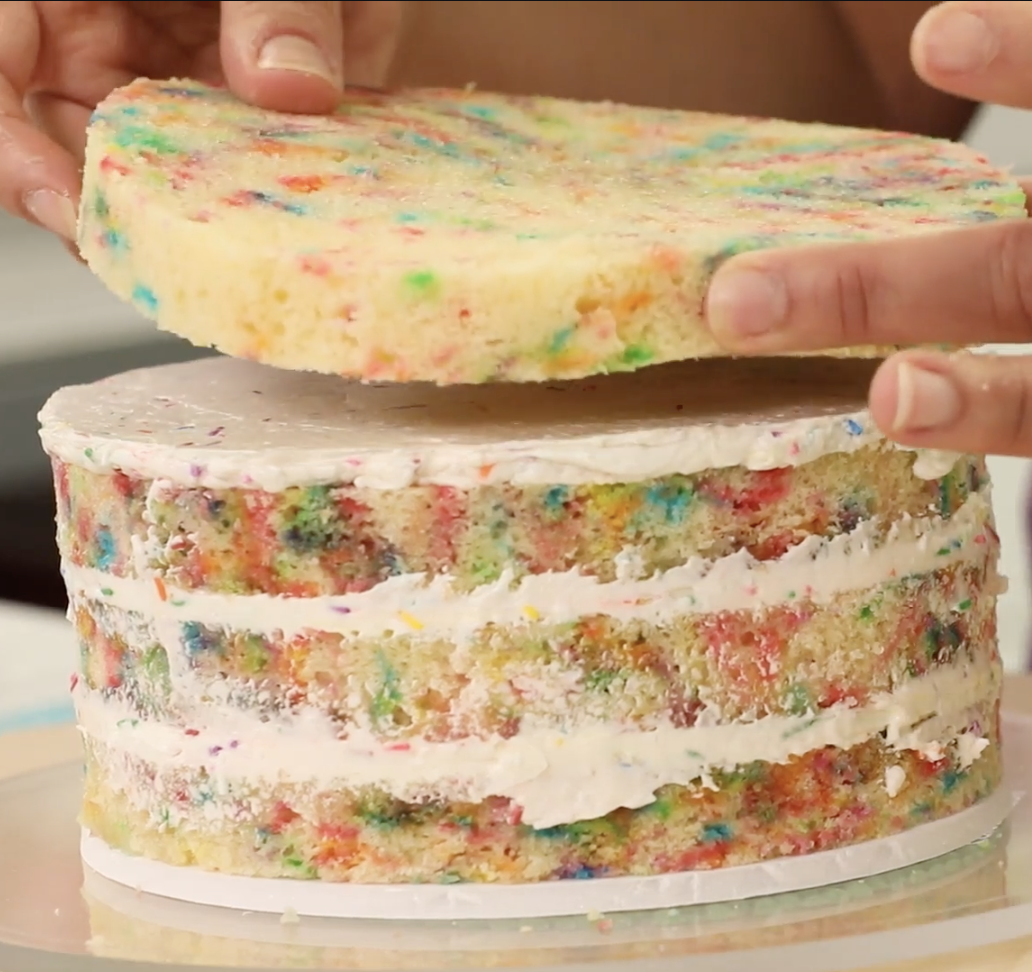 KitKat Mega Cake | Best Mega Cake Recipe | Yolanda Gampp - HOW TO CAKE IT