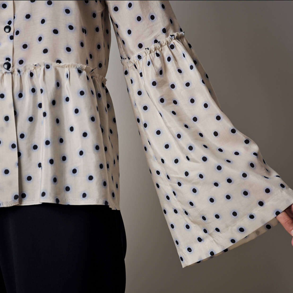 Adding a ruffle neckline