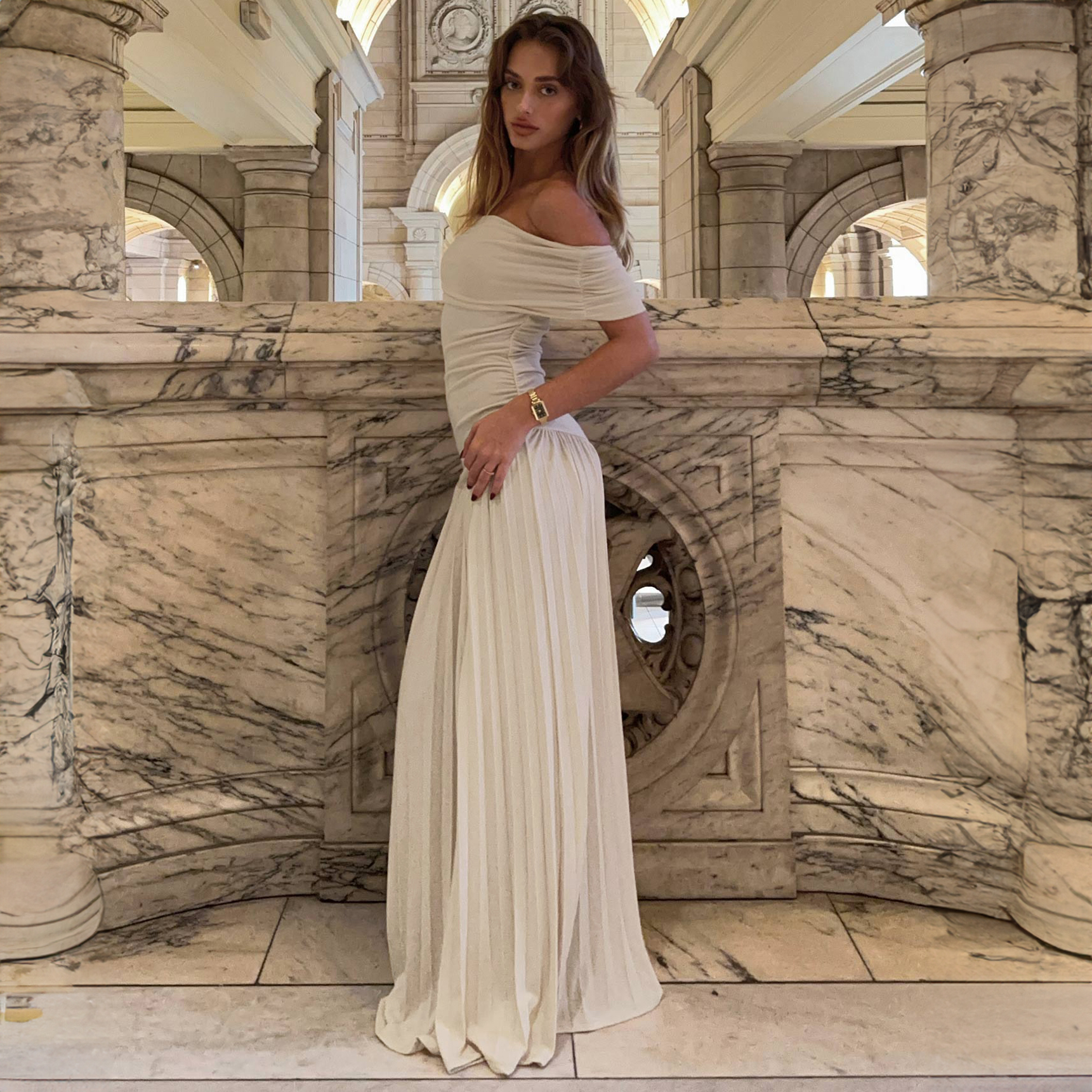 Kennith Mini Skirt Black / Red Floral