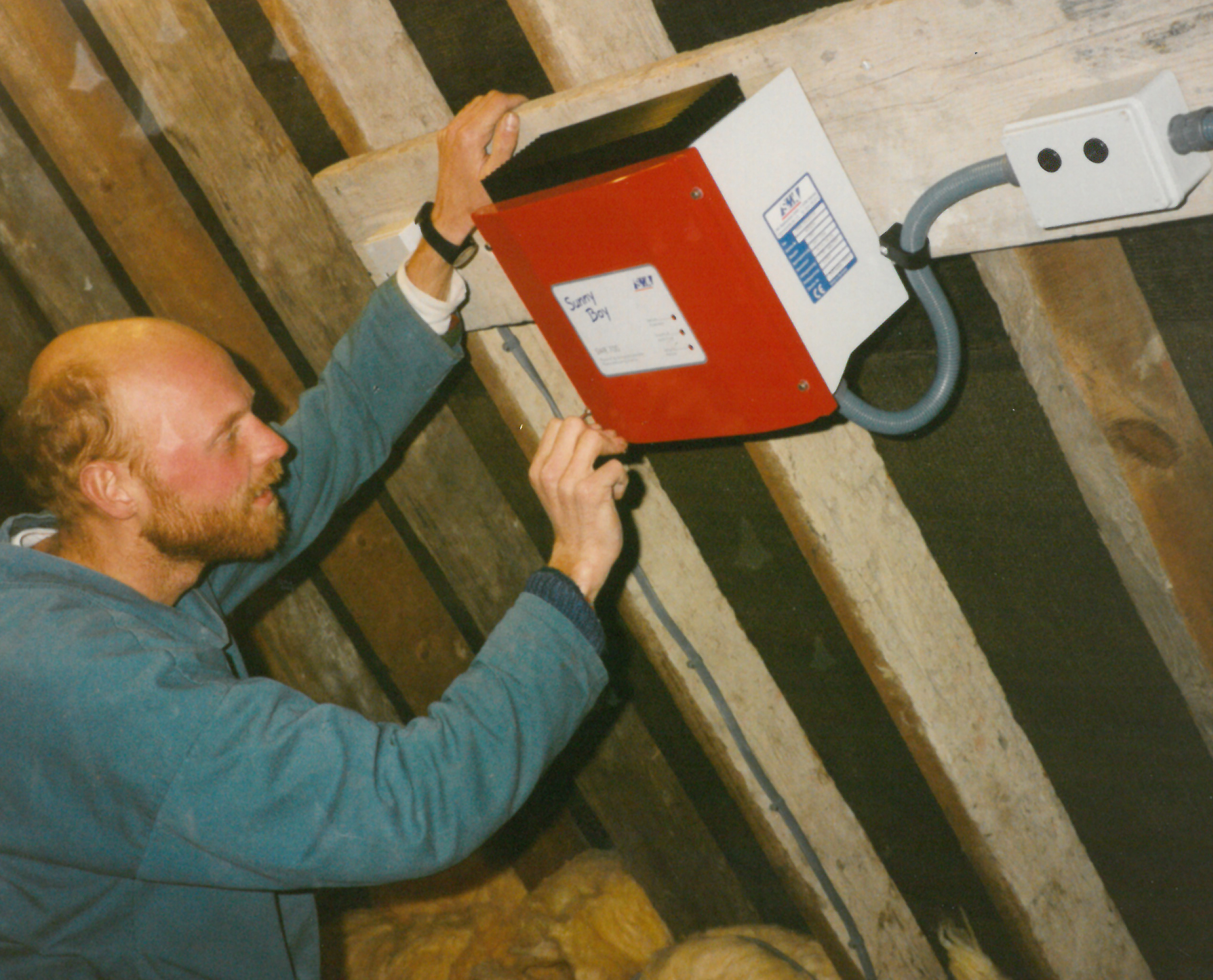 UK's Smallest Power Station – Wind & Sun